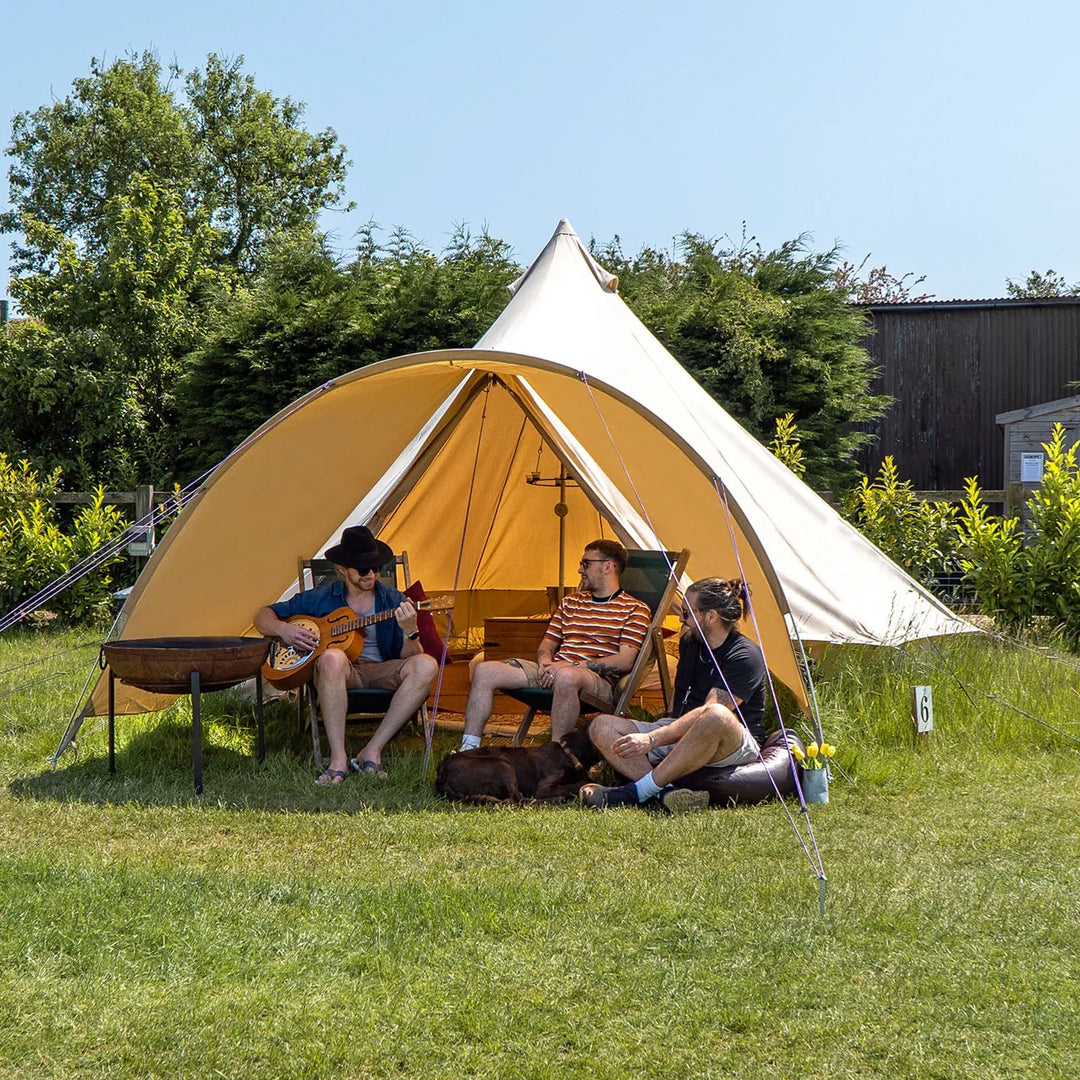 Curved Canopy – Boutique Camping